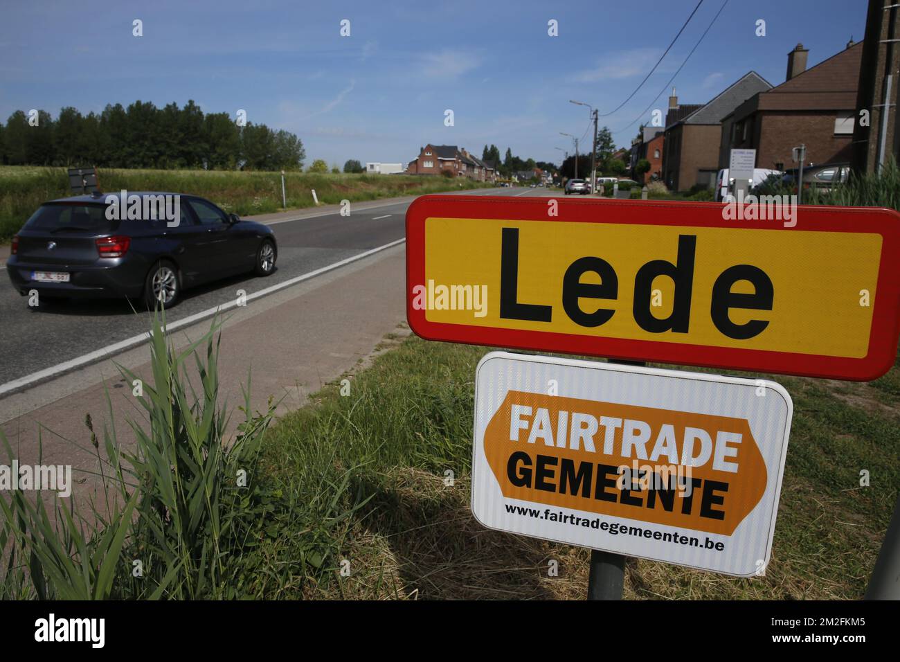 Illustration shows the name of the Lede municipality on a road sign ...