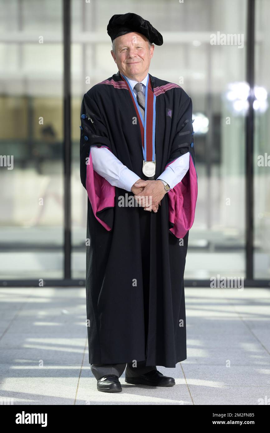 Docteur honoris causa prof hi-res stock photography and images - Alamy