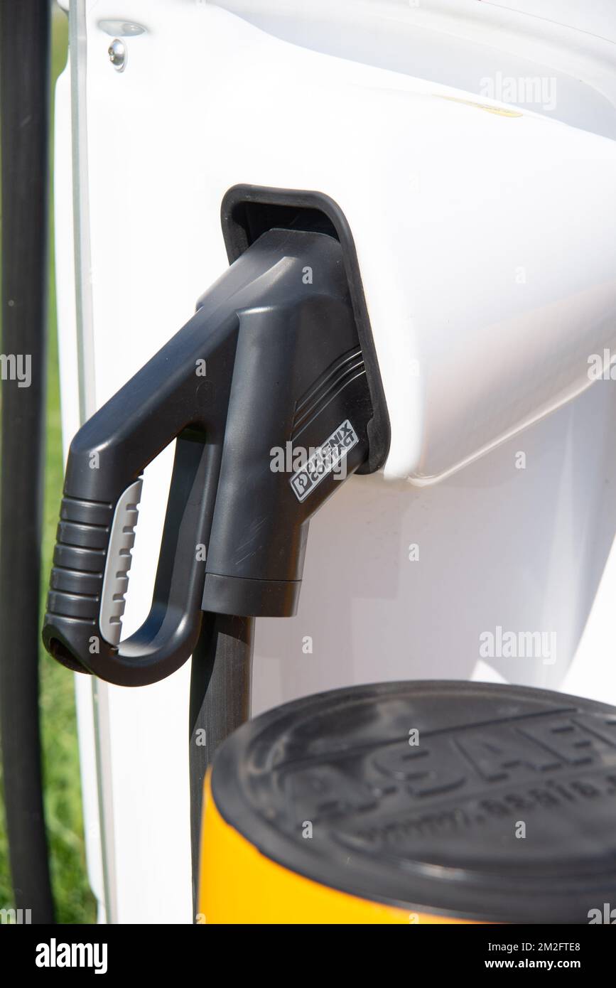 Station of refill for electric vehicles. | Station de recharge pour ...