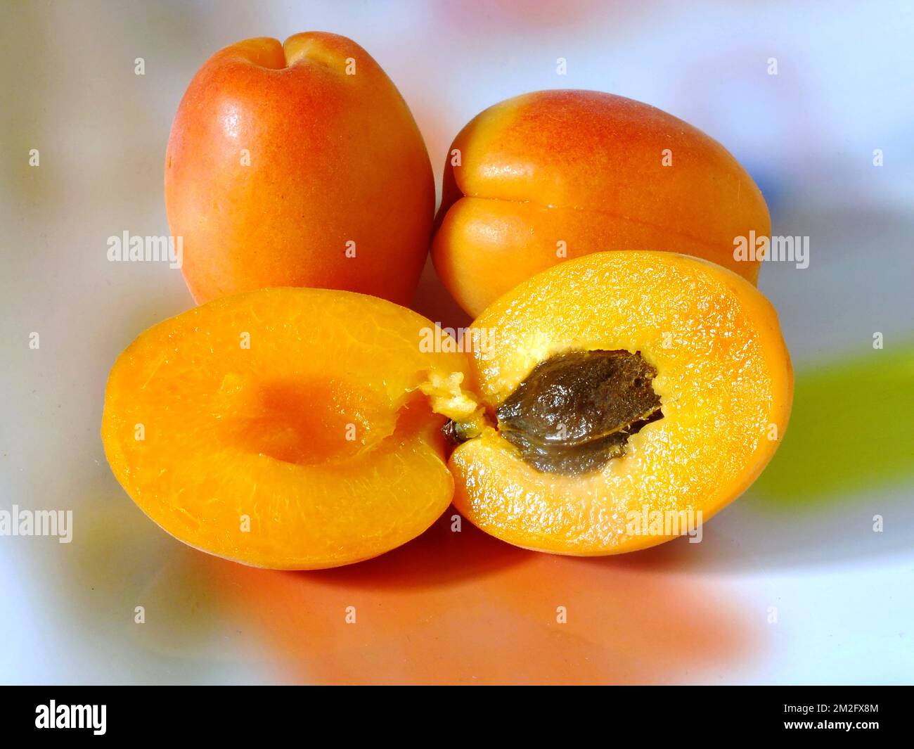 Abricots hi-res stock photography and images - Alamy