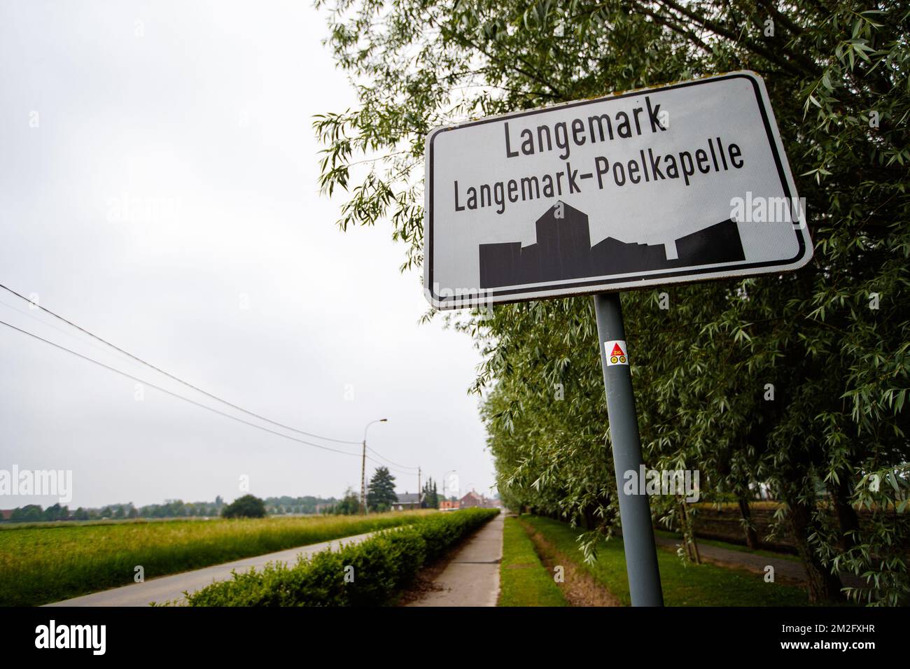 Illustration shows the name of the Langemark-Poelkapelle municipality ...
