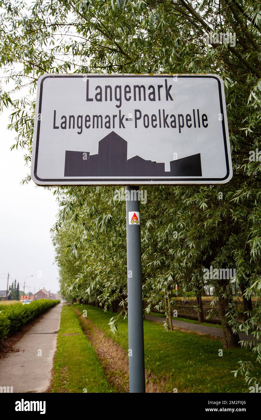 Illustration shows the name of the Langemark-Poelkapelle municipality ...