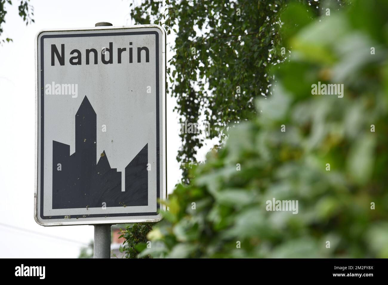 Illustration shows the name of the Nandrin municipality on a road sign ...