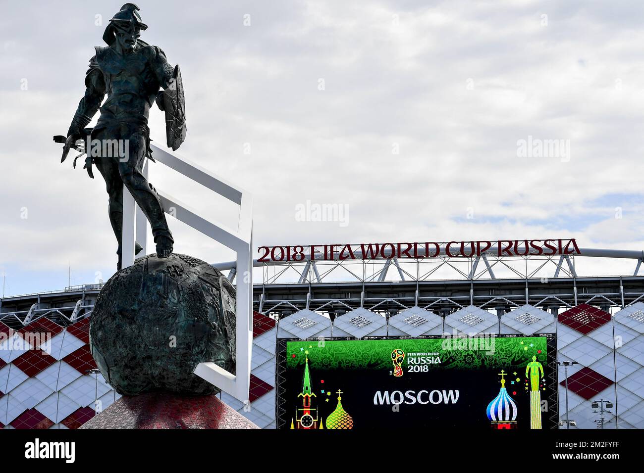 Spartacus statue hi-res stock photography and images - Alamy