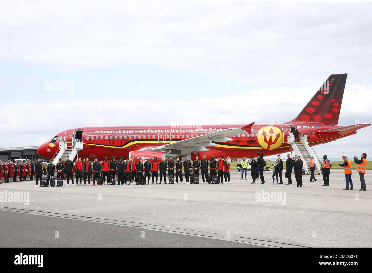 Belgian red devils plane hi-res stock photography and images - Alamy