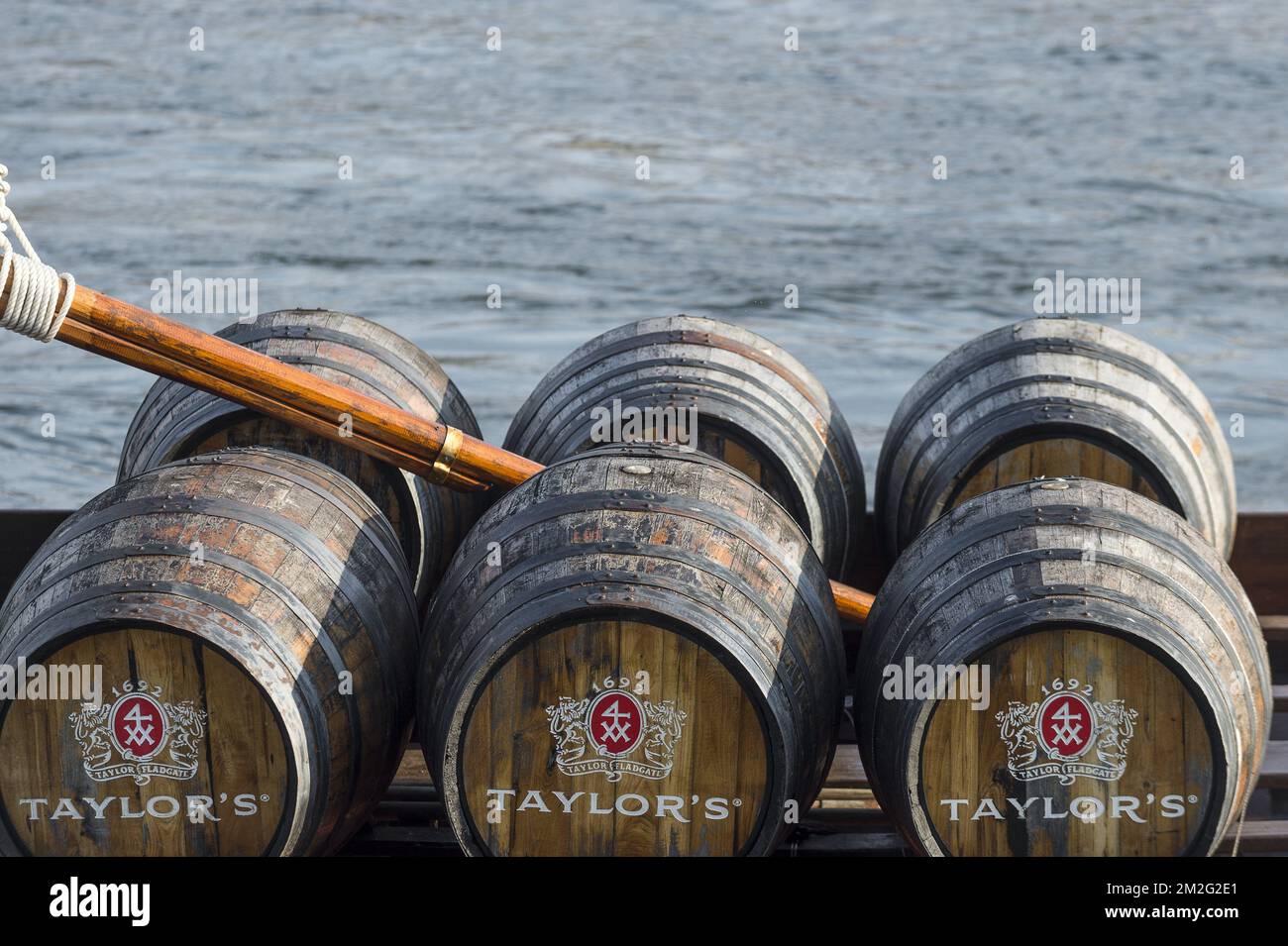 The nice Porto city and the Douro and the barco rabelo | La ville de ...