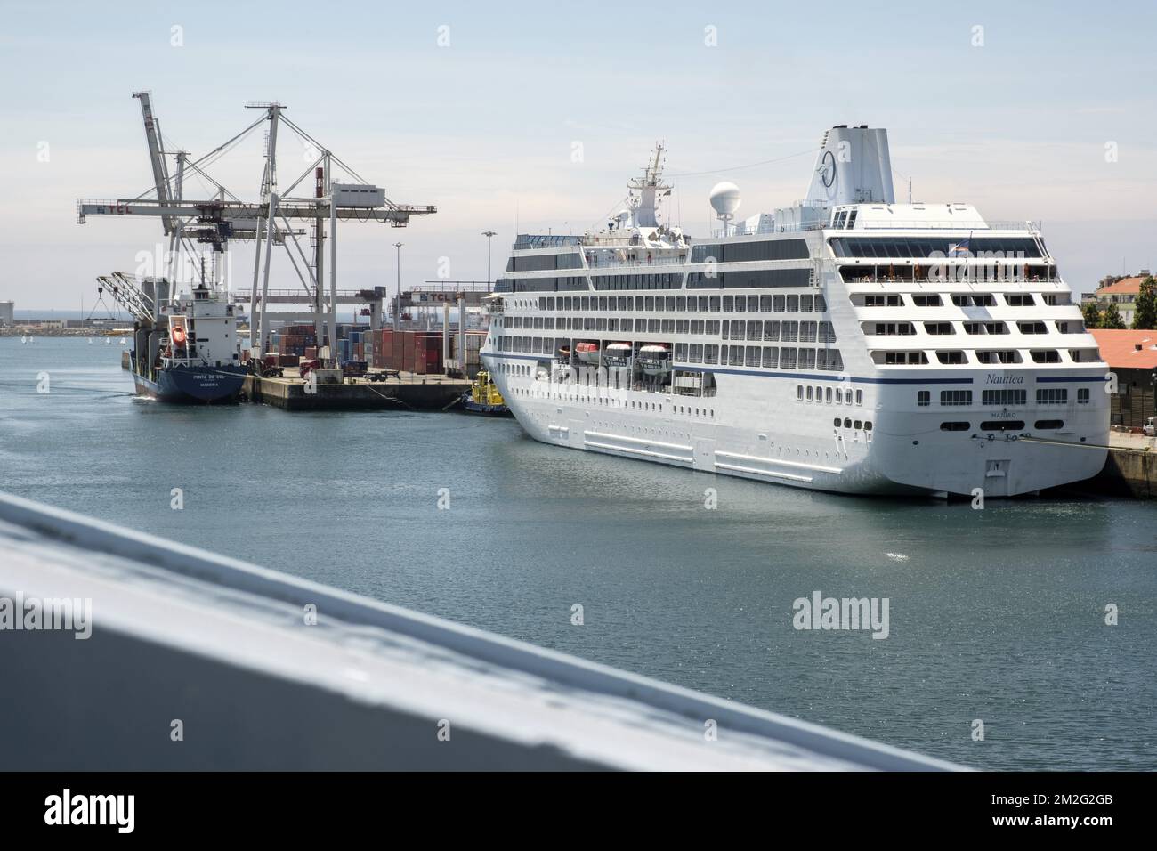 The nice Porto city. Haven of Leixoes | La ville de Porto Port de ...