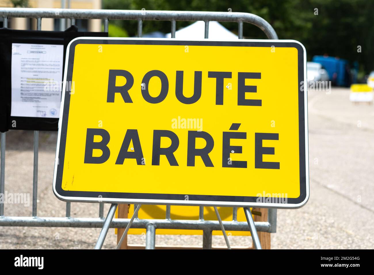 Blocked road. | Route barrée. 16/06/2018 Stock Photo - Alamy