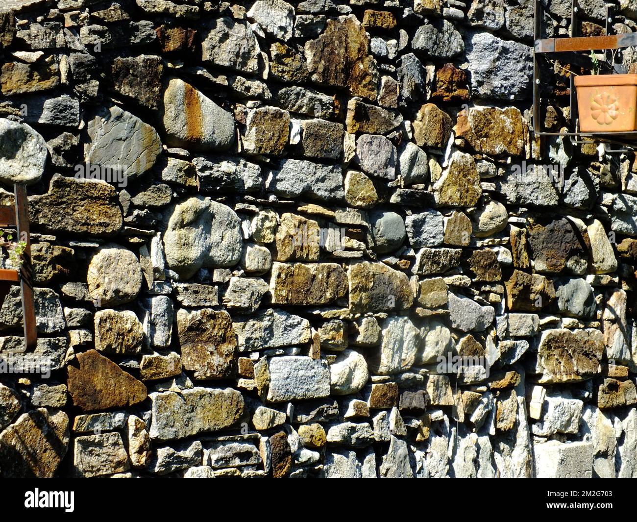 Vieilles pierres hi-res stock photography and images - Alamy