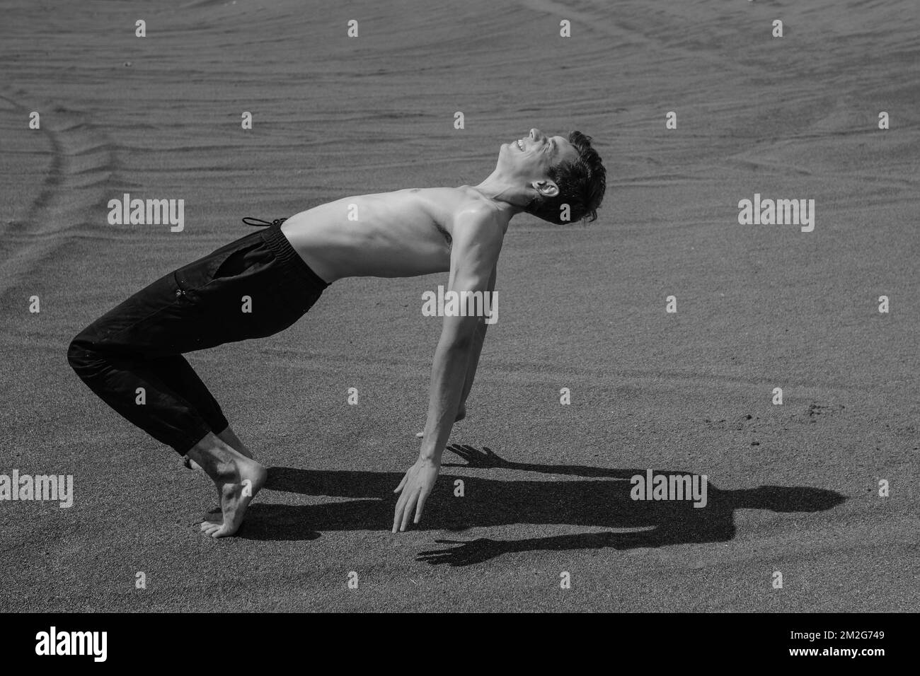 Man sit down on Black and White Stock Photos & Images - Alamy