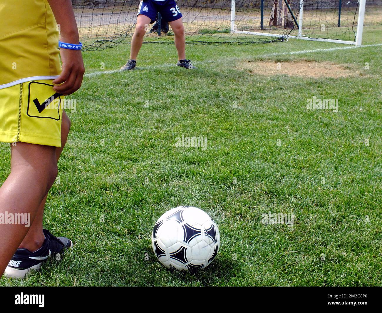 Adolescent de football hi-res stock photography and images - Alamy