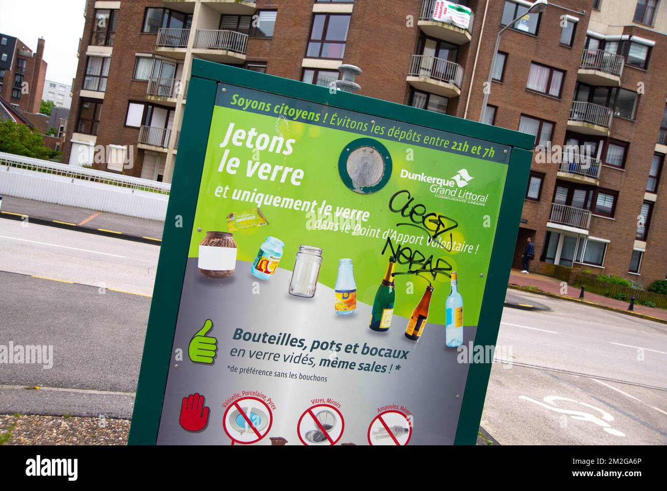 Verre recycle hi-res stock photography and images - Alamy