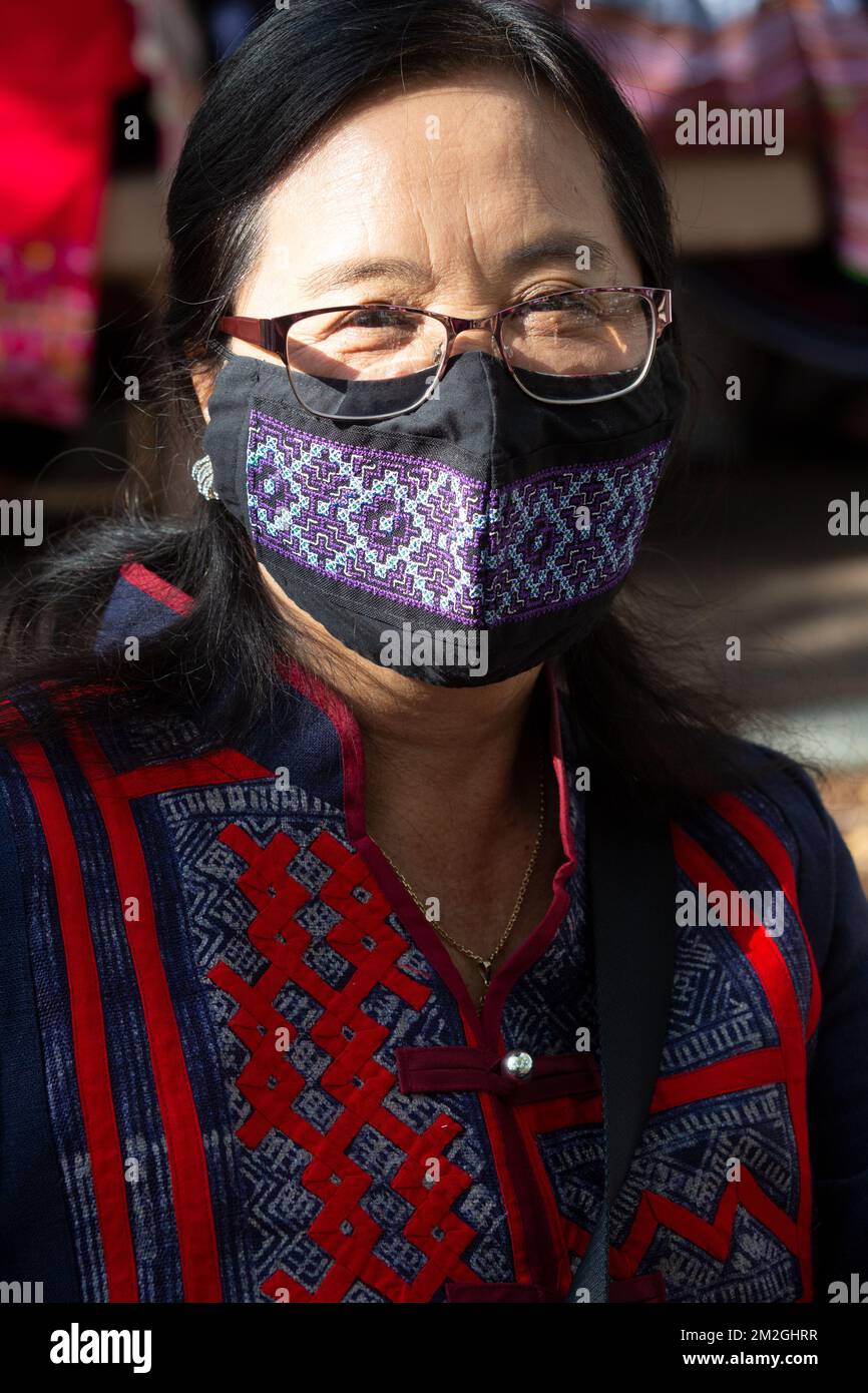 Hmong needlework hi-res stock photography and images - Alamy