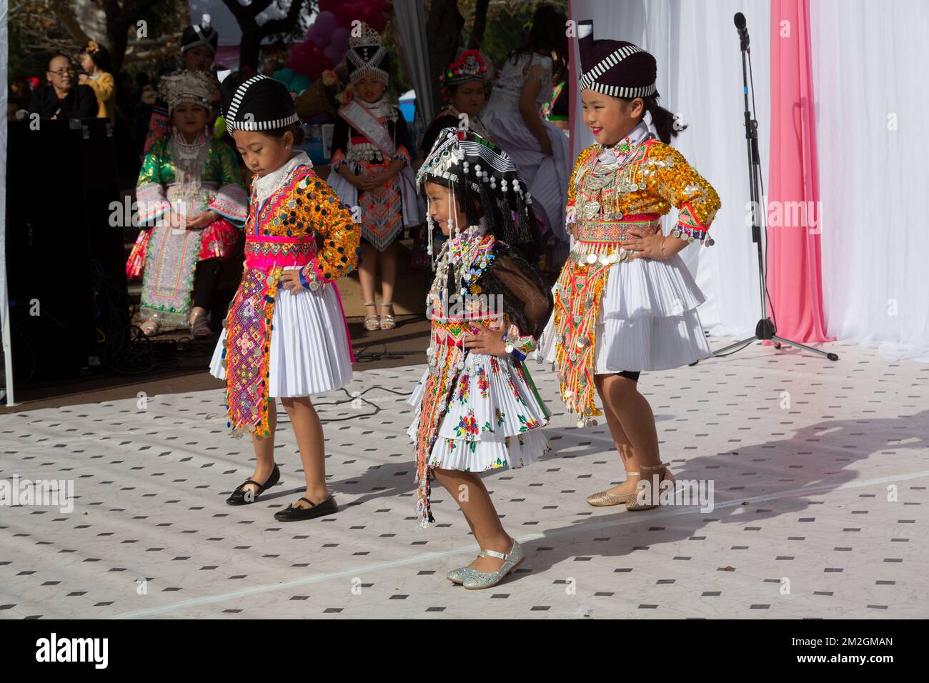 Hmong american fashion hi-res stock photography and images - Alamy