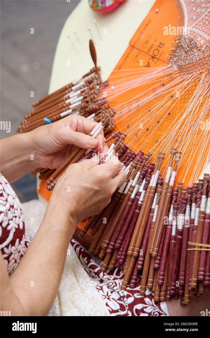 Lacemakers at work | Dentellières au travail 08/07/2018 Stock Photo - Alamy