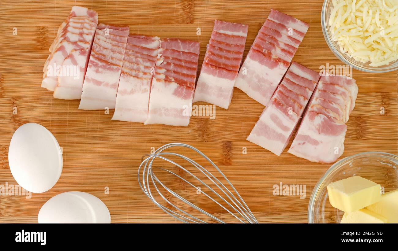 Becon slices hi-res stock photography and images - Alamy