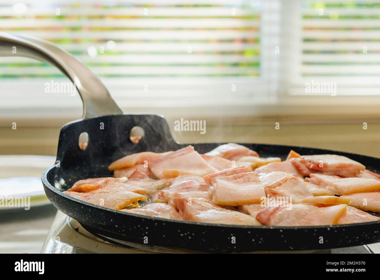 Close up process frying crispy hi-res stock photography and images - Alamy