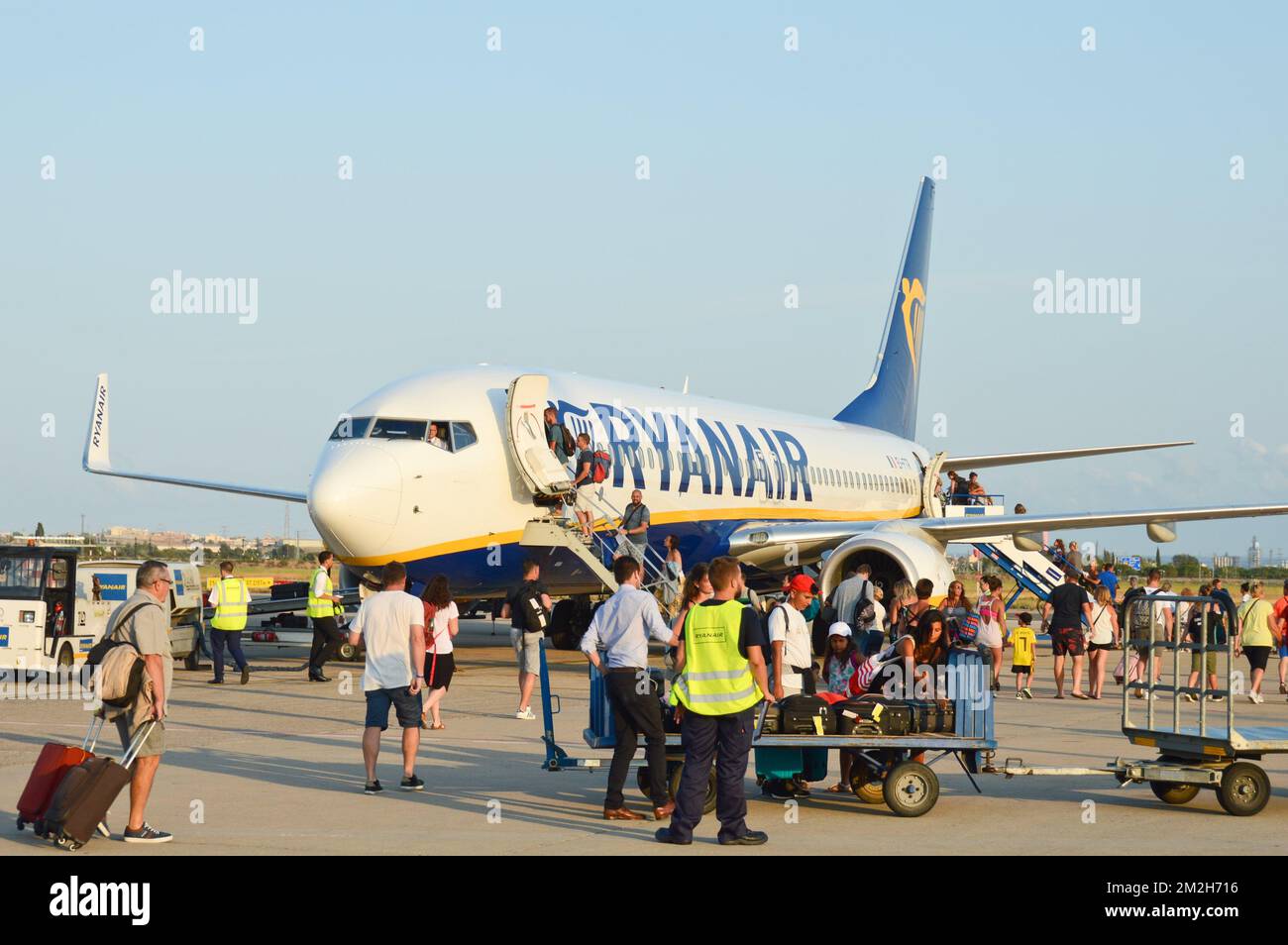 Passengers boarding | Embarquement des passagers 24/07/2018 Stock Photo ...