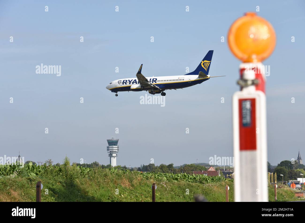 Boeing 737 avion ryanair hi-res stock photography and images - Alamy