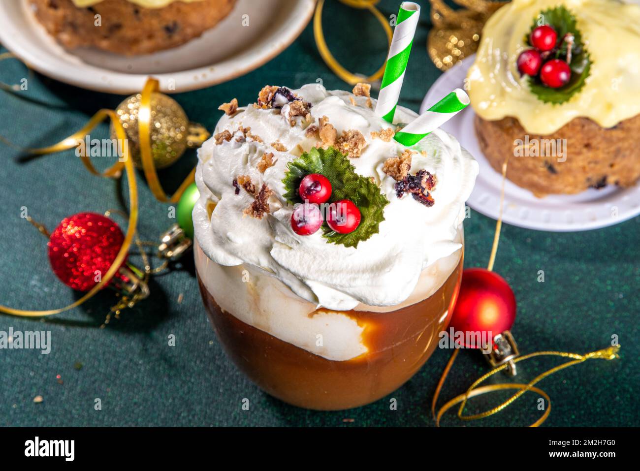Cream anglaise hi-res stock photography and images - Alamy