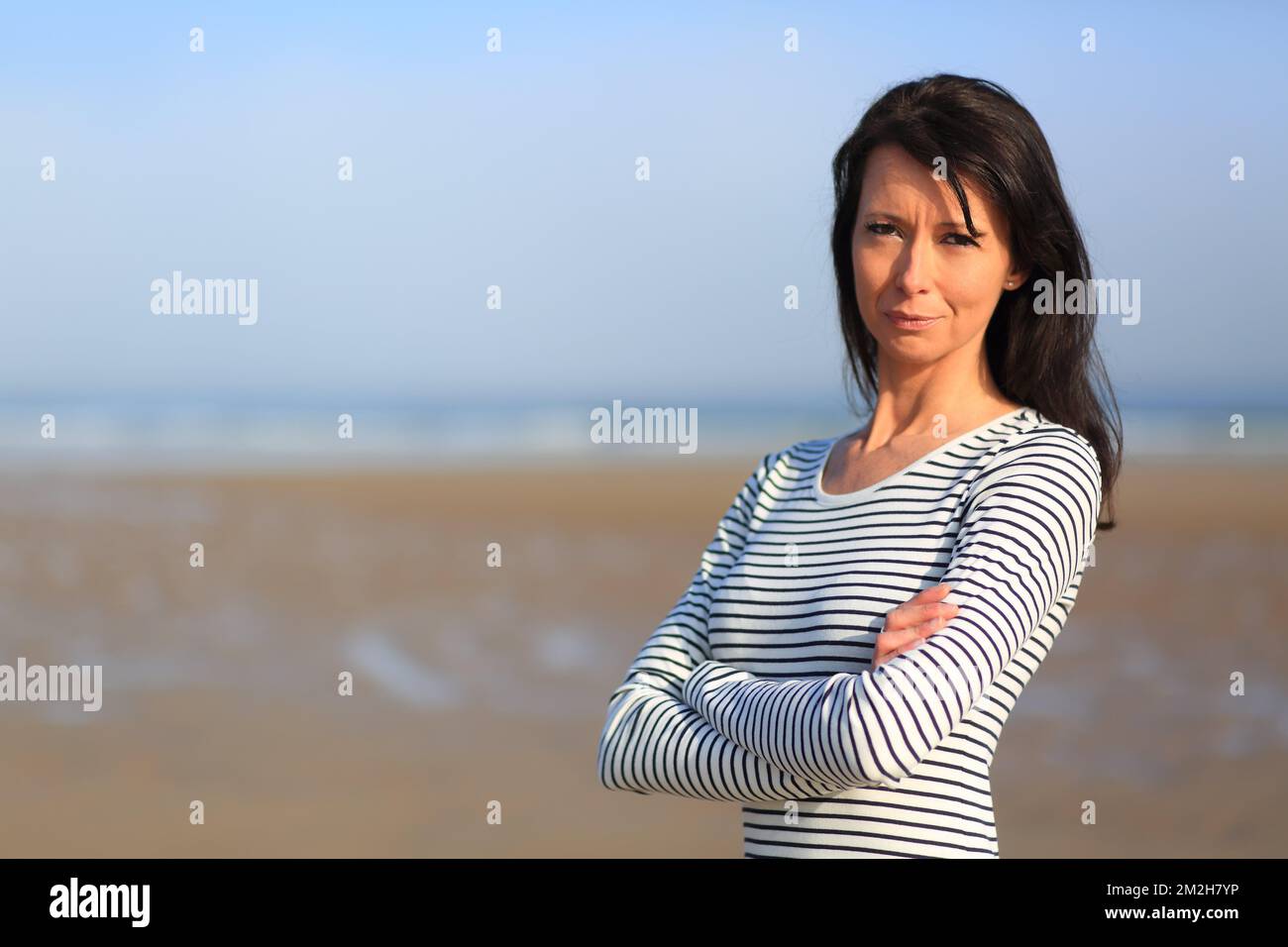 Gens de la plage de mer hi-res stock photography and images - Alamy