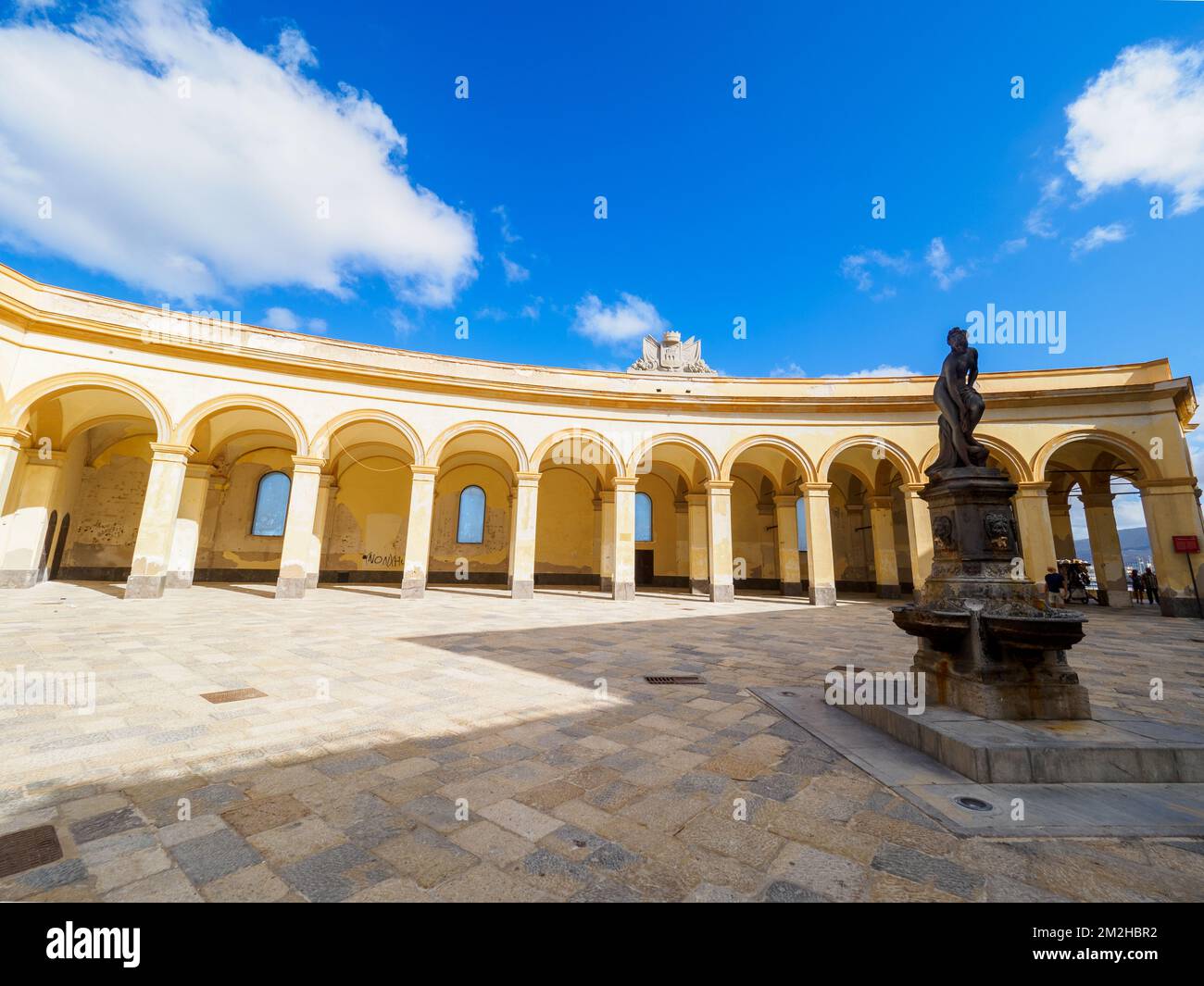 The fish market square (Piazza Mercato del Pesce) and its small ...