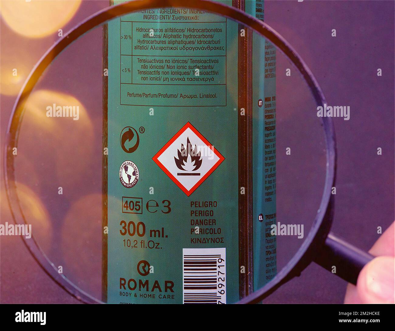 Warning pictogram | Pictogramme de mise en garde 01/08/2018 Stock Photo ...