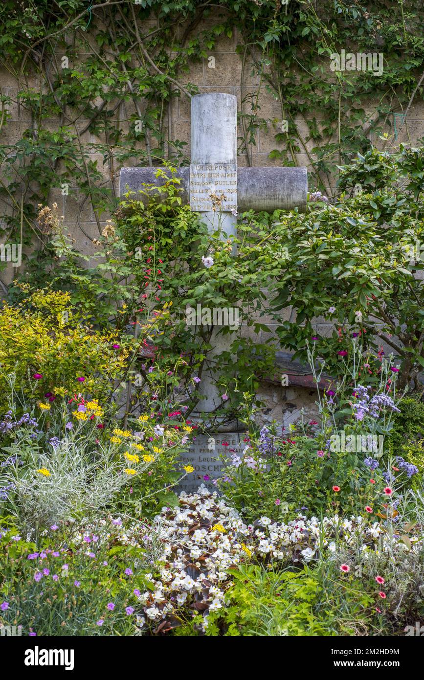 Family grave of Suzanne Butler / Suzanne Hoschedé, favorite model of Claude Monet at the église ...
