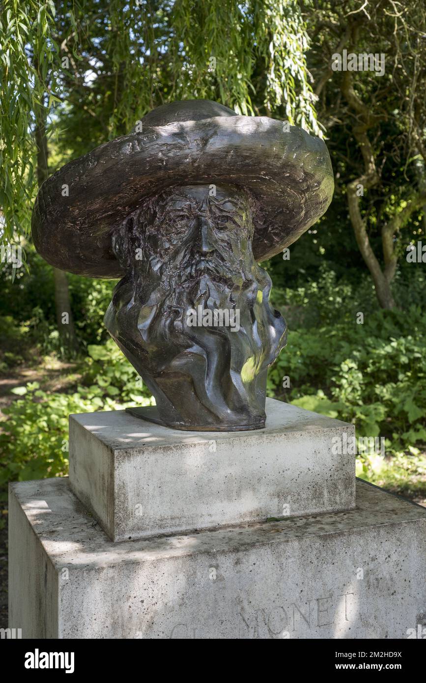 Bronze bust of Claude Monet, painter and founder of French ...