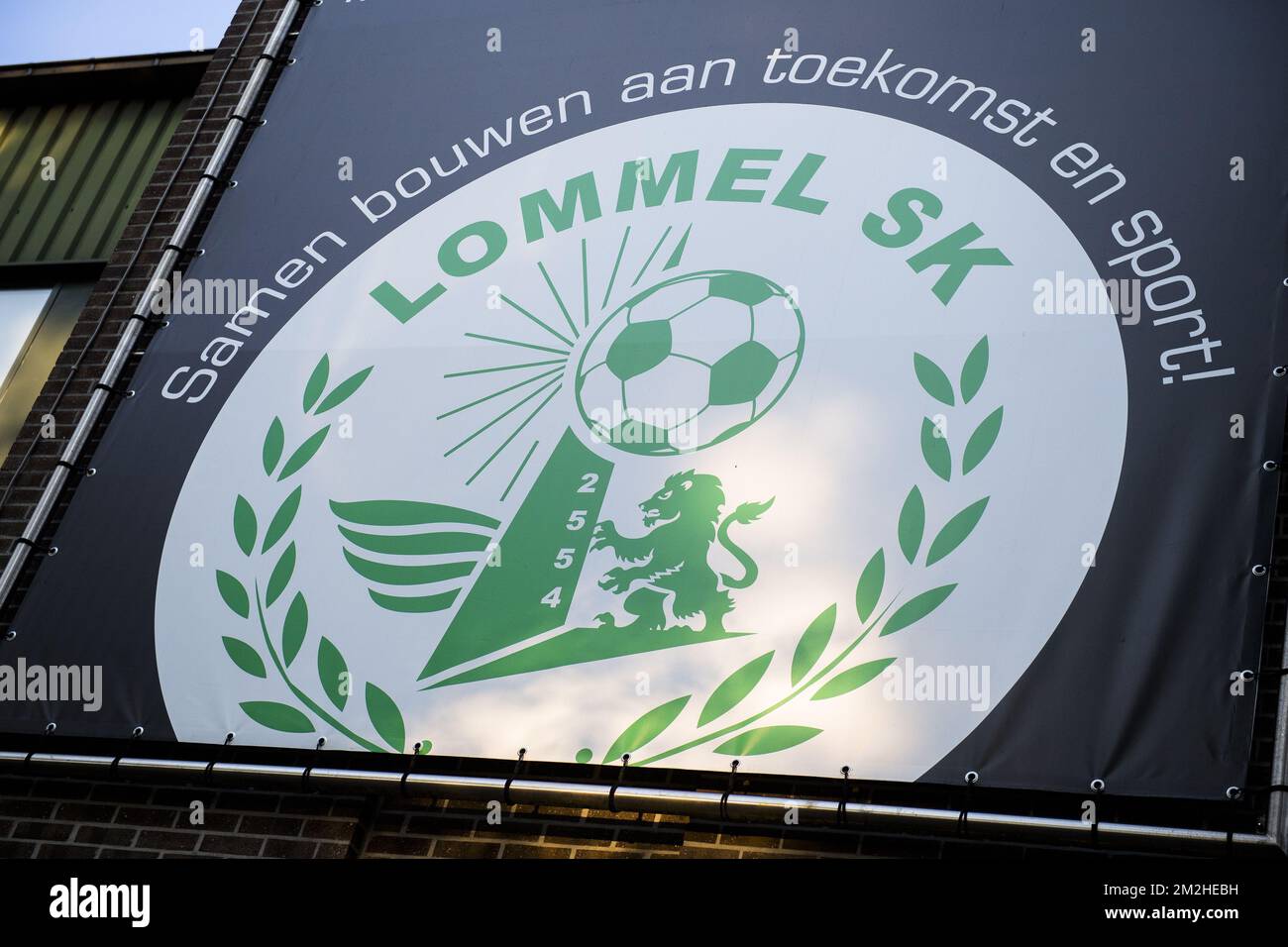 1b logo hi-res stock photography and images - Alamy