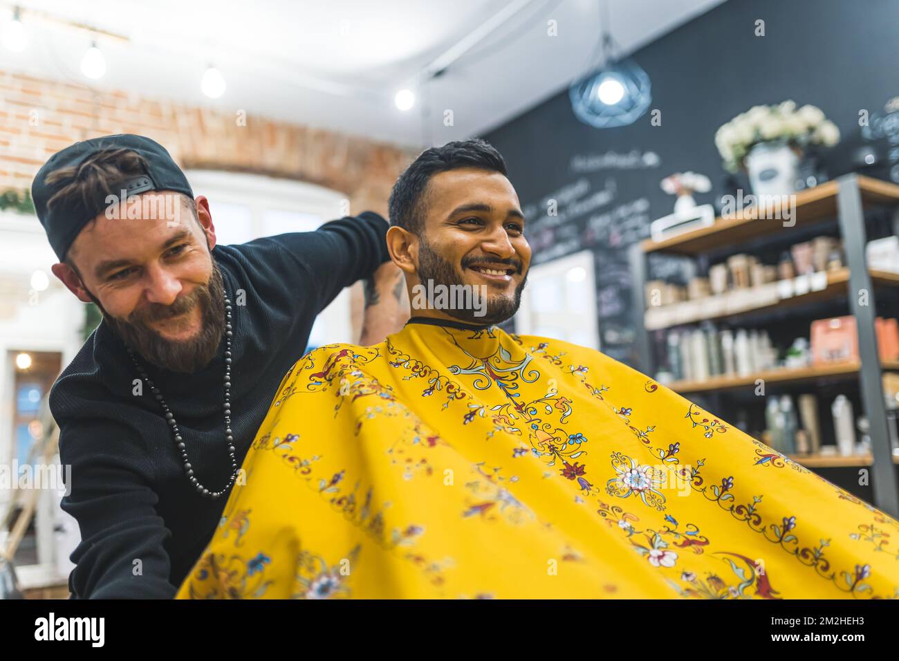Indian barber shop hi-res stock photography and images - Alamy