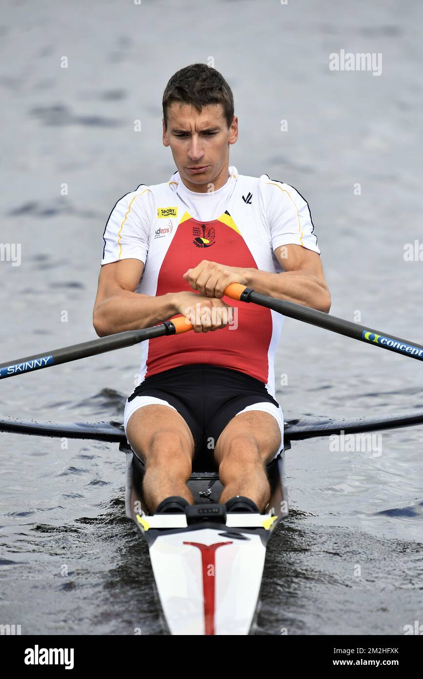 Lightweight skiff hi-res stock photography and images - Alamy