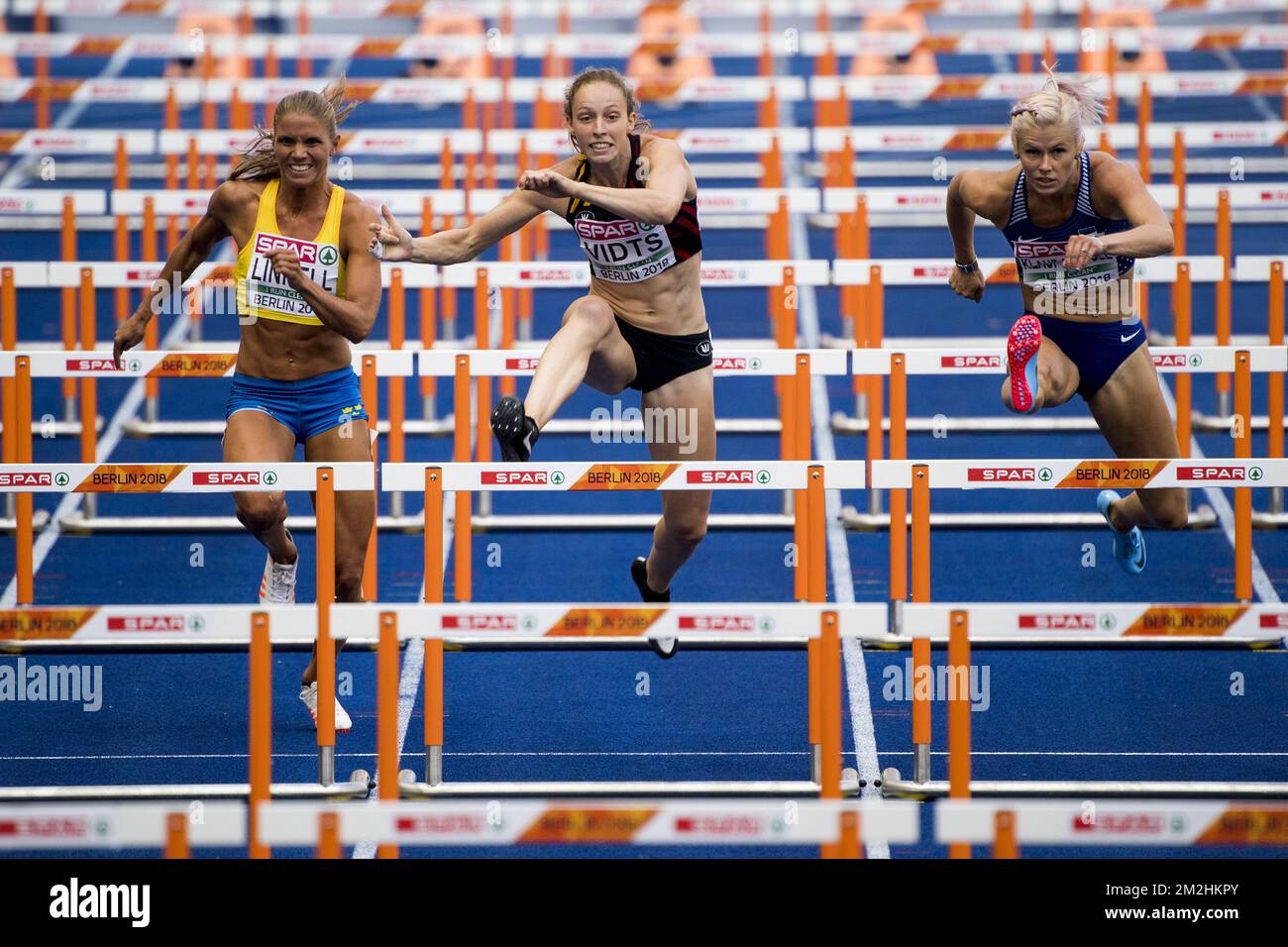 Lisa linnell hi-res stock photography and images - Alamy