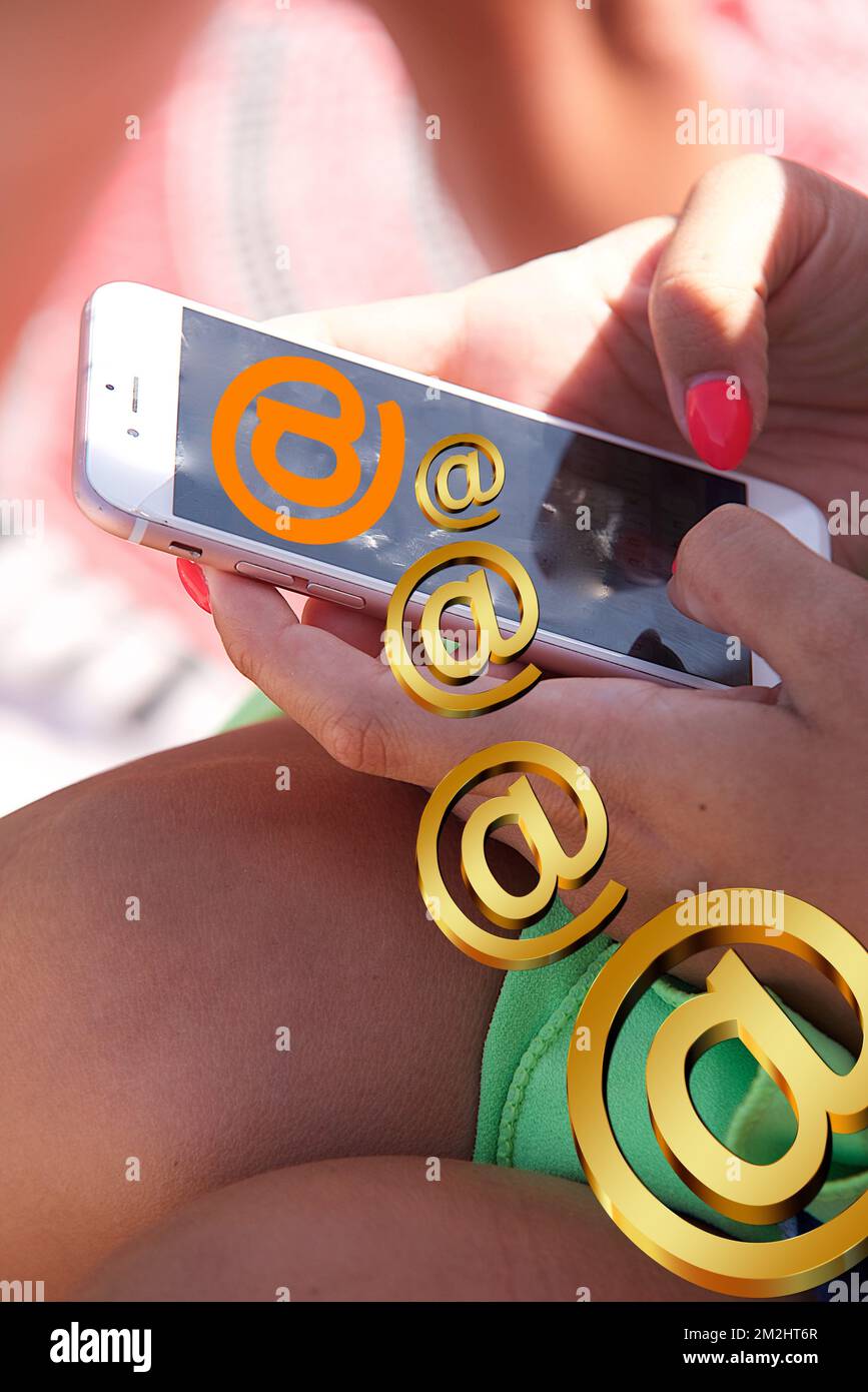 Use a smartphone on the beach | Utiliser un smartphone à la plage 13/08 ...