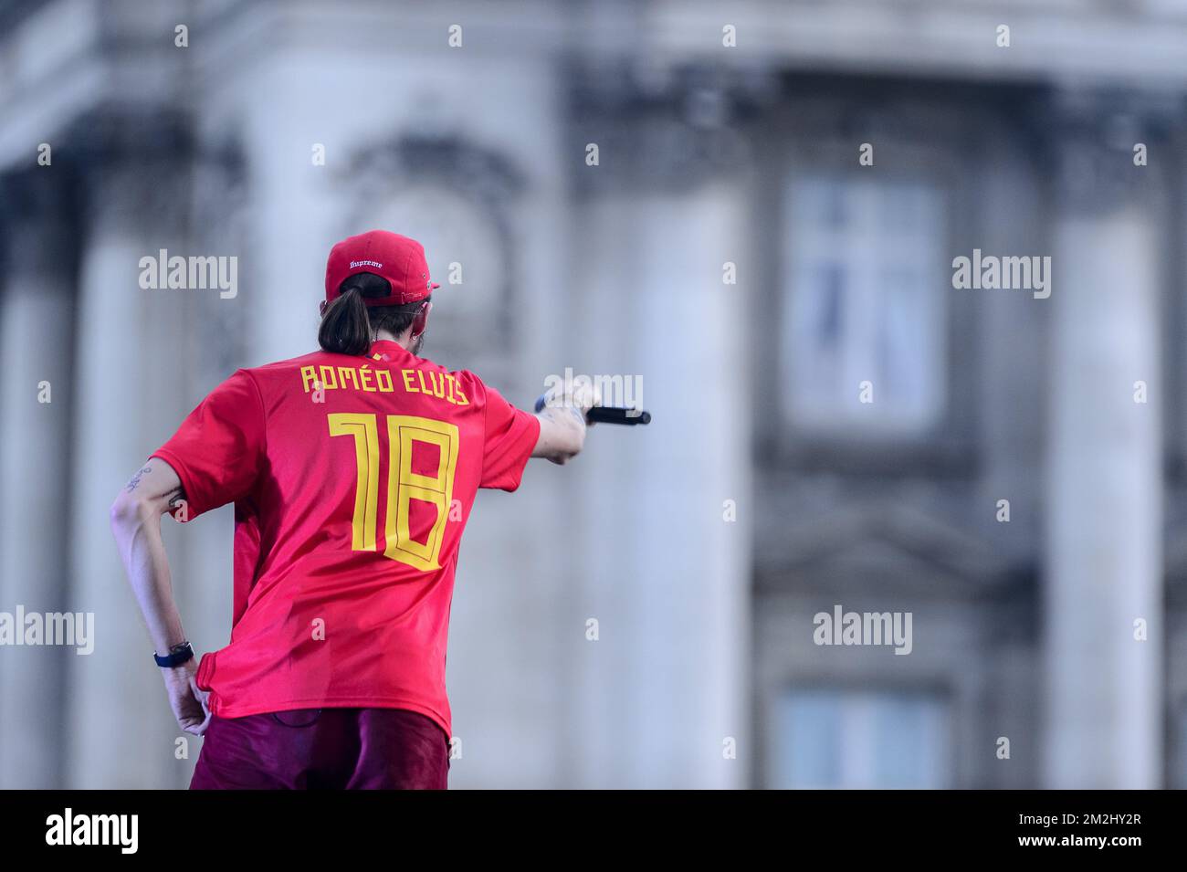 Romeo Elvis performs live at the BSF | Le rappeur belge Romeo Elvis en ...
