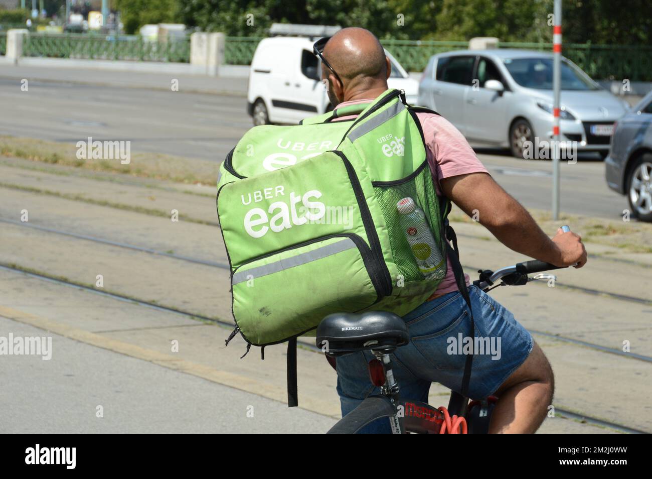 Meal Delivery | Livraison de repas 16/08/2018 Stock Photo - Alamy