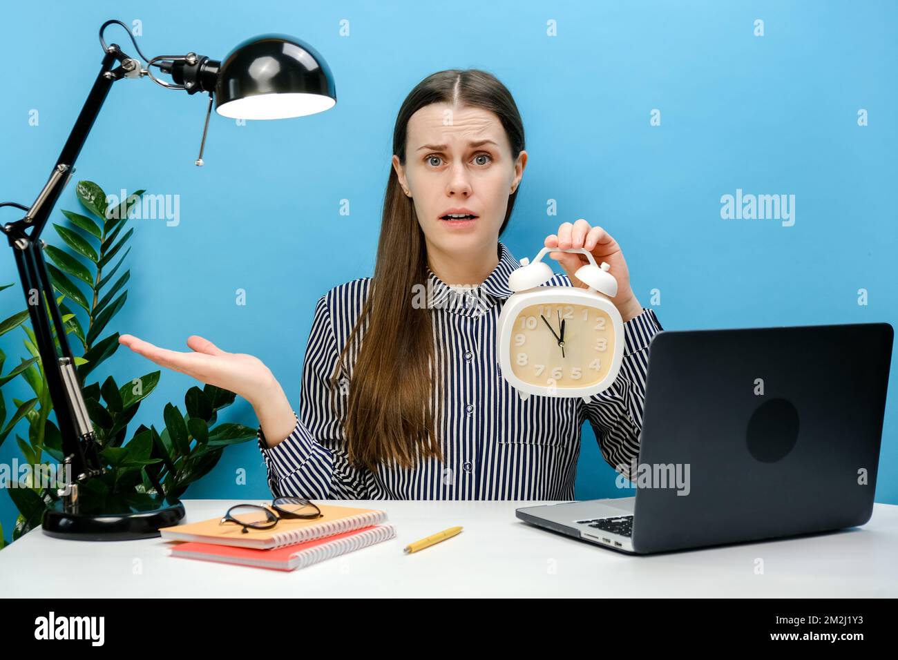 Portrait of indignant confused employee business woman 20s in casual ...