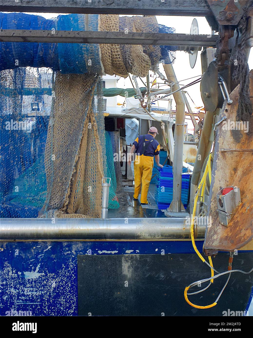 Fisherman on a fishing boat | Pêcheur sur un bateau de pêche 23/12/2016 ...