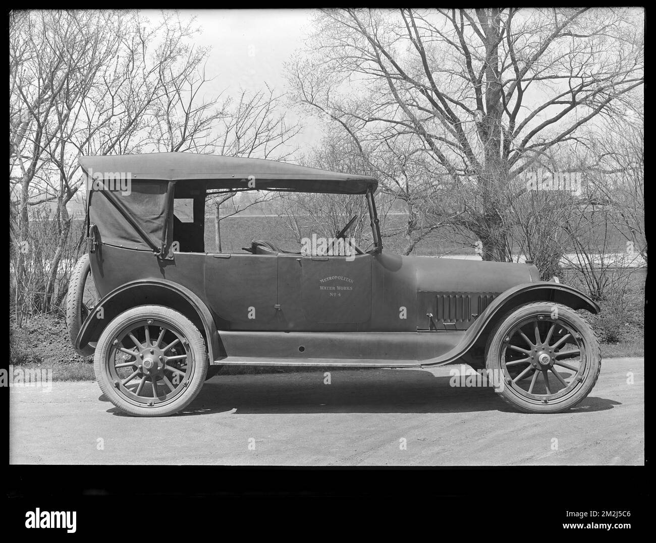 Distribution Department, MWW No. 4 [MDC No. 4], Buick; front and ...