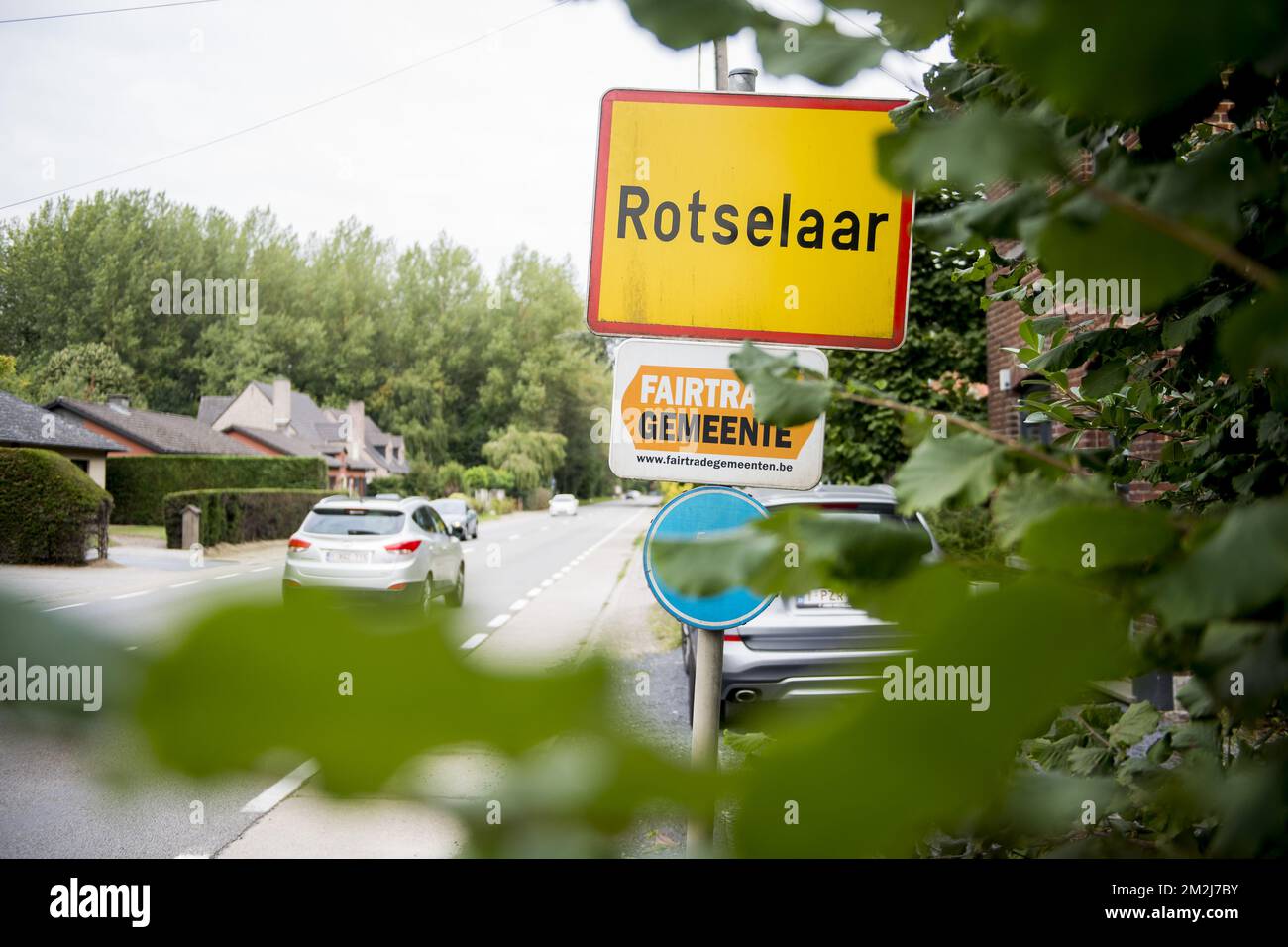 Illustration shows the name of the Rotselaar municipality on a road ...