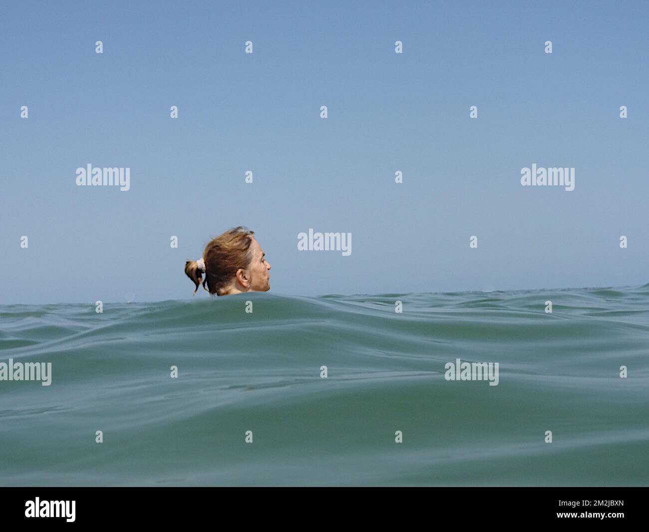 Swimming on the high seas | Nage en haute mer 03/09/2018 Stock Photo ...