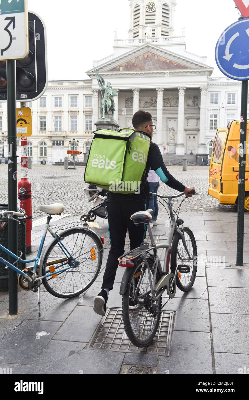 Travail work livraison hi-res stock photography and images - Alamy