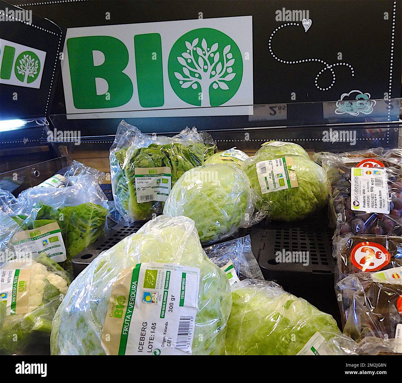 Carrefour bio supermarket hi-res stock photography and images - Alamy