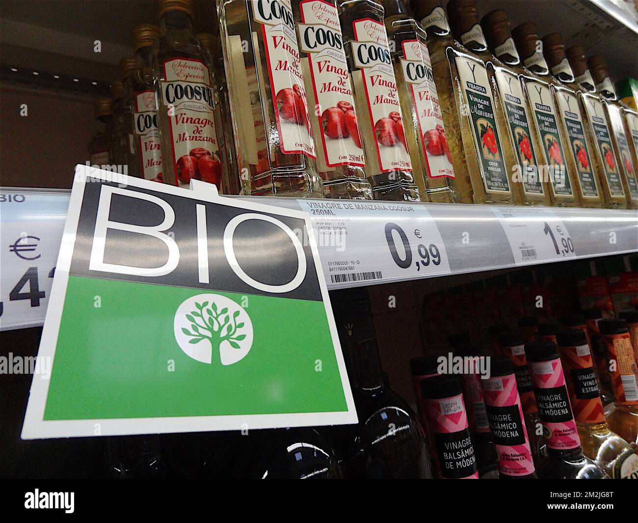 Carrefour bio supermarket hi-res stock photography and images - Alamy