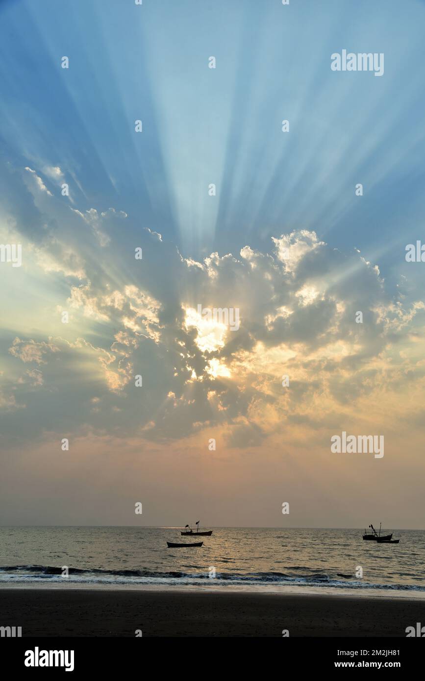 Sunset, sunlight, sunburst, sunrays, sunbeam, Surwada beach, Valsad ...