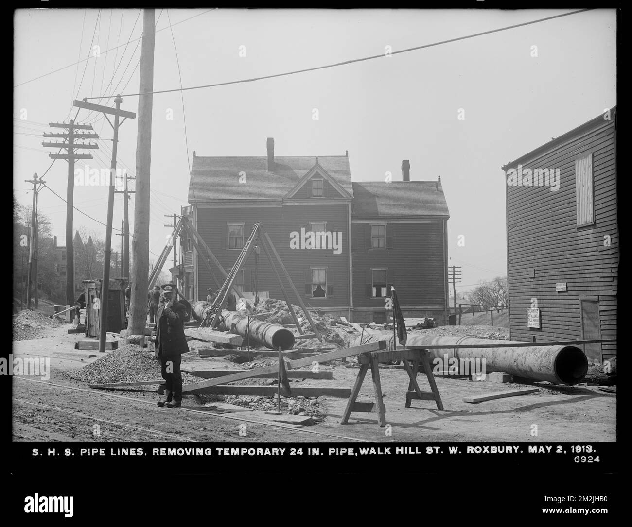 Distribution Department, Southern High Service Pipe Lines, removing ...