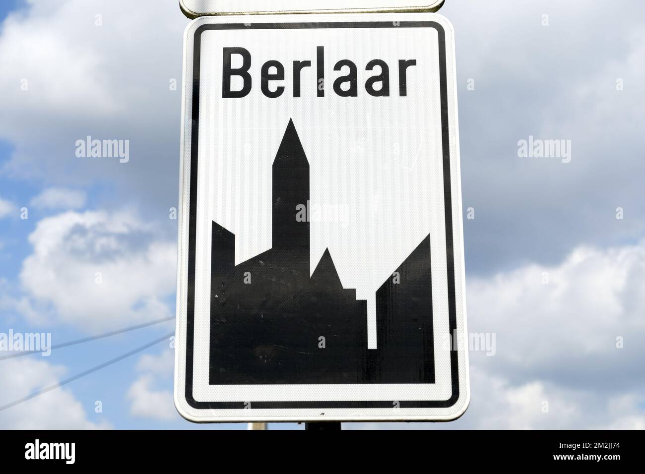 Illustration shows the name of the Berlaar municipality on a road sign ...