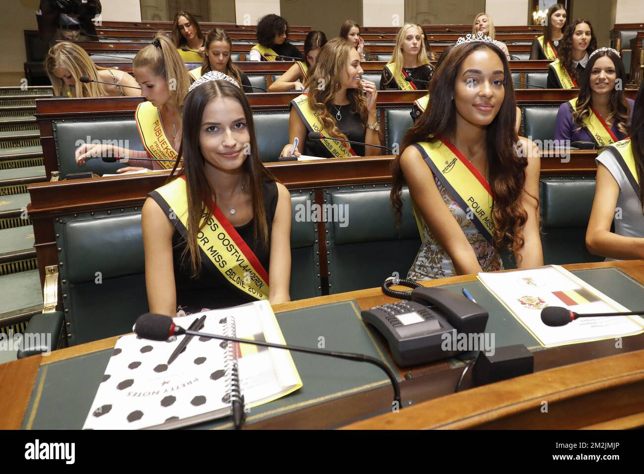 Kandidates hi-res stock photography and images - Alamy