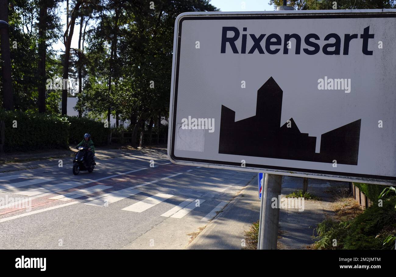 Illustration shows the name of the Rixensart municipality on a road ...