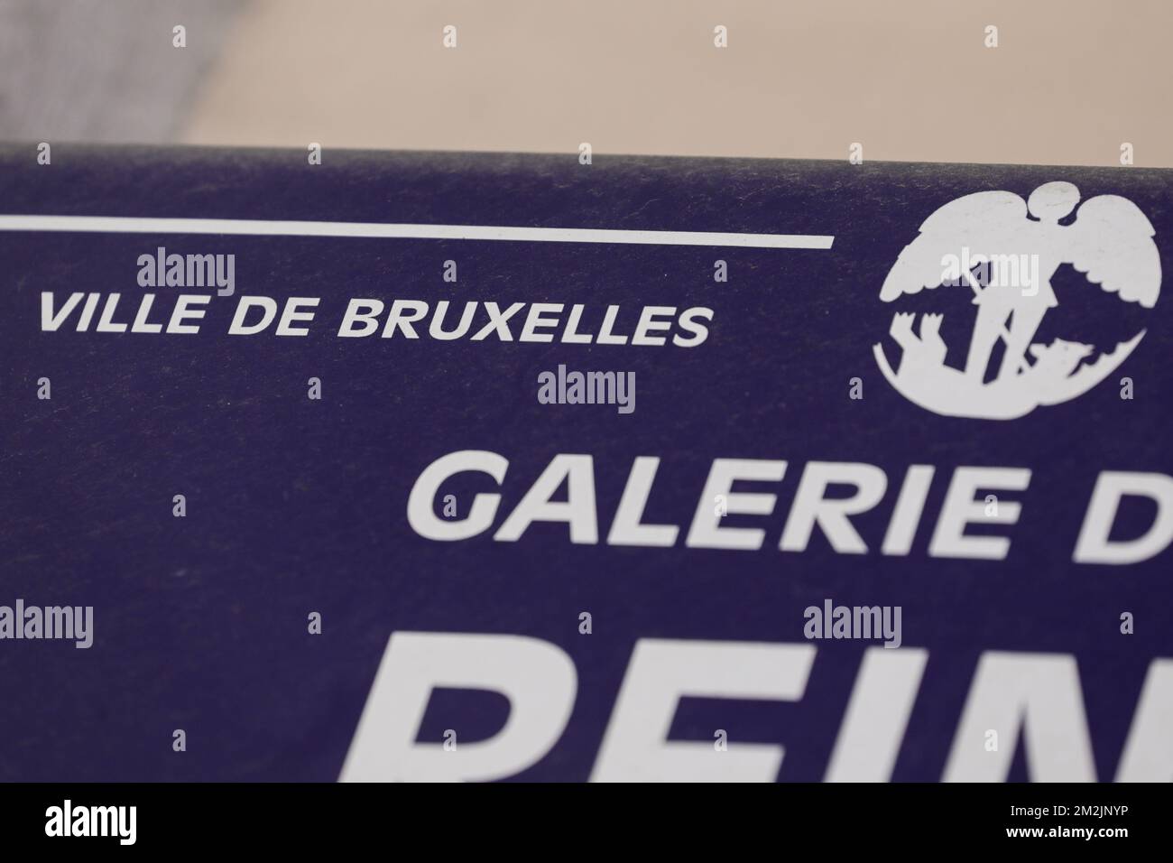 Panneau francais hi-res stock photography and images - Alamy